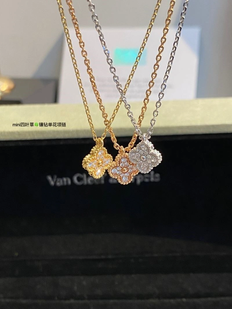 Low-cost Vca Necklaces