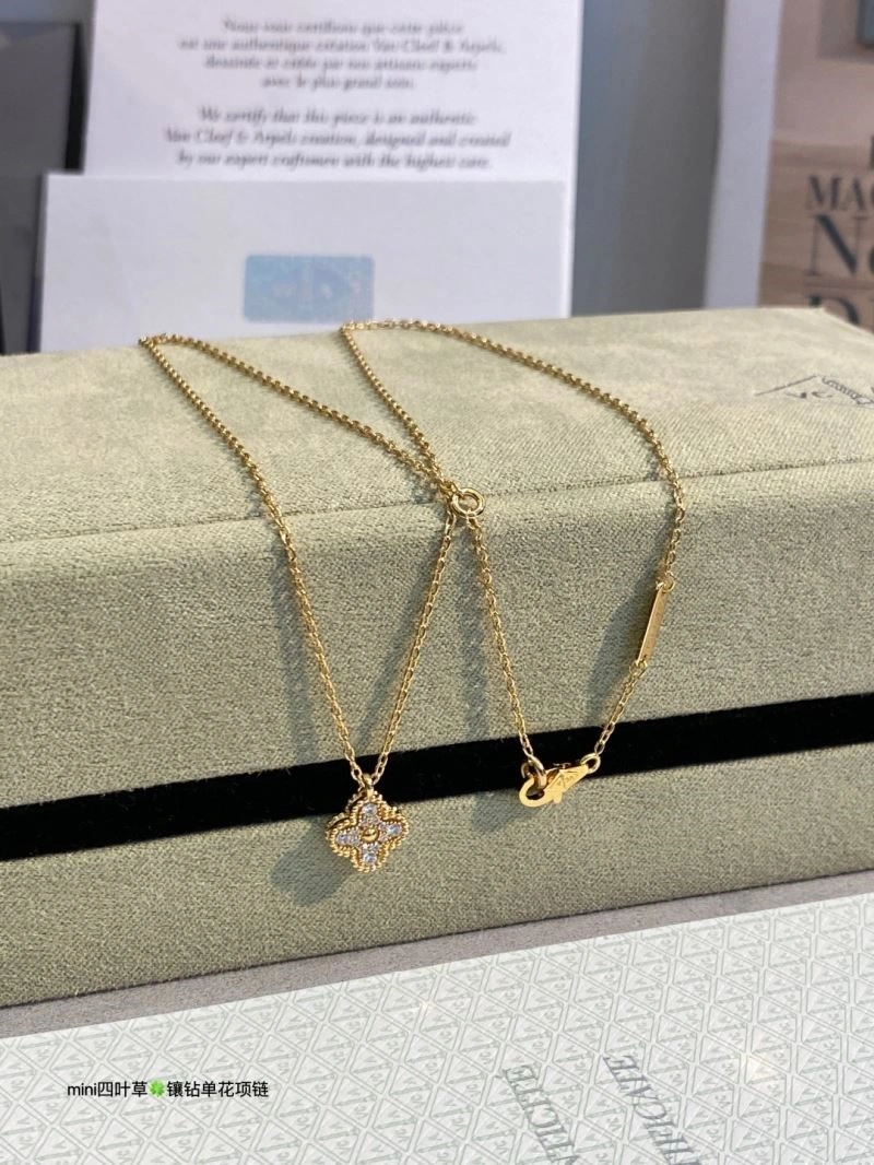 Low-cost Vca Necklaces