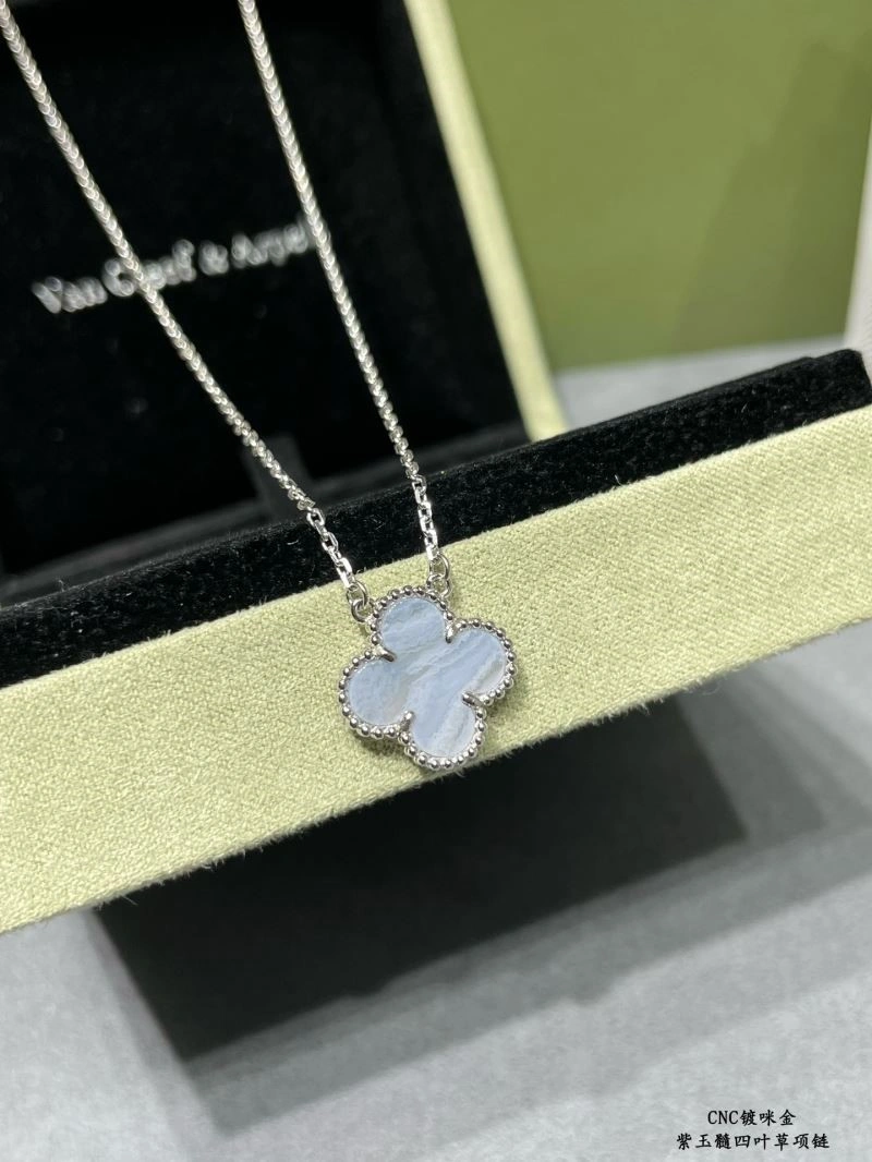 Indistinguishable Vca Necklaces
