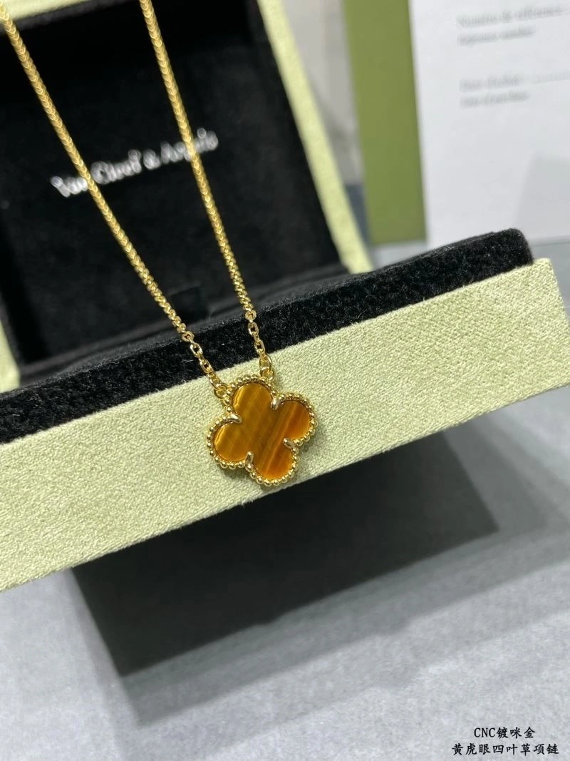 Accurate model Vca Necklaces