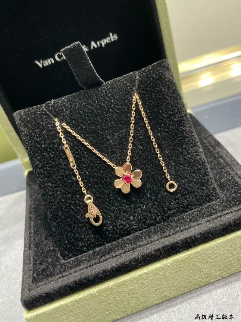 Cut-rate Vca Necklaces