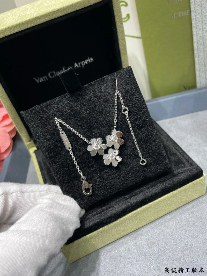 OEM Vca Necklaces