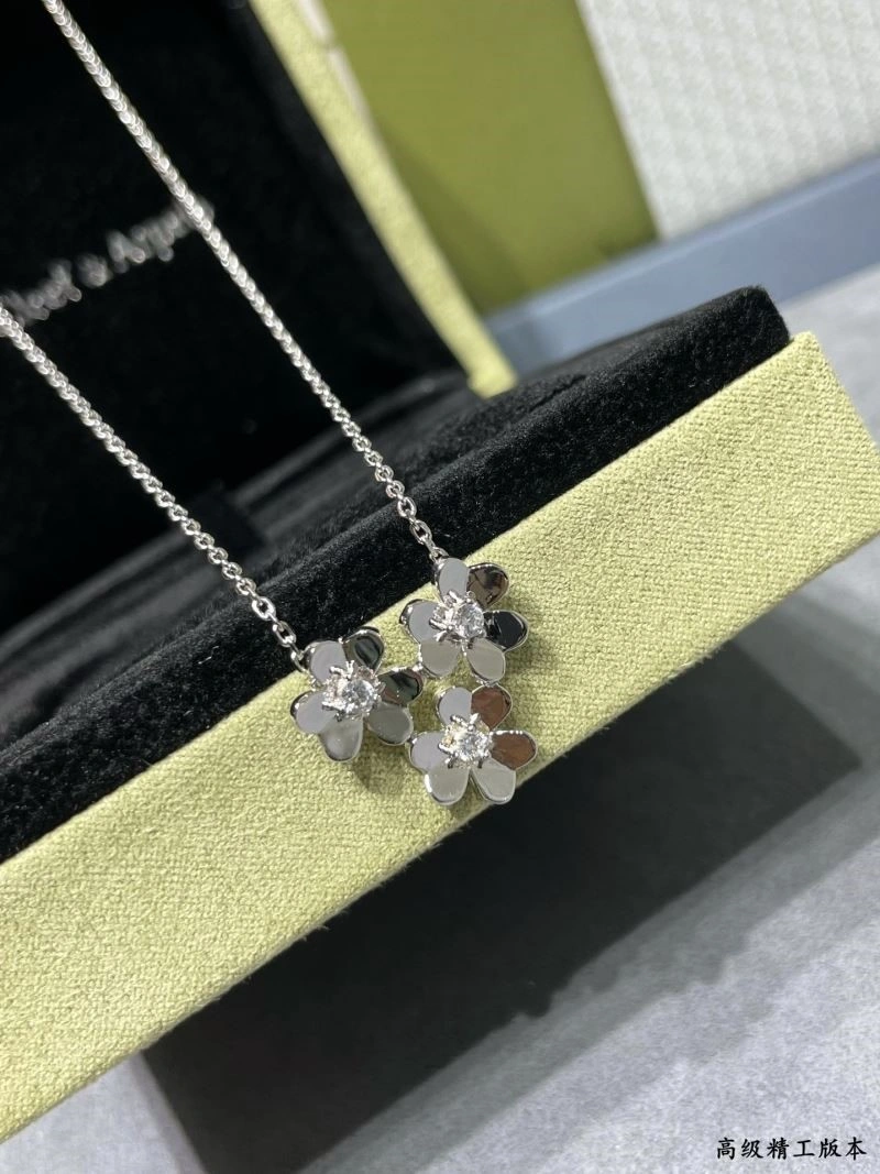 OEM Vca Necklaces