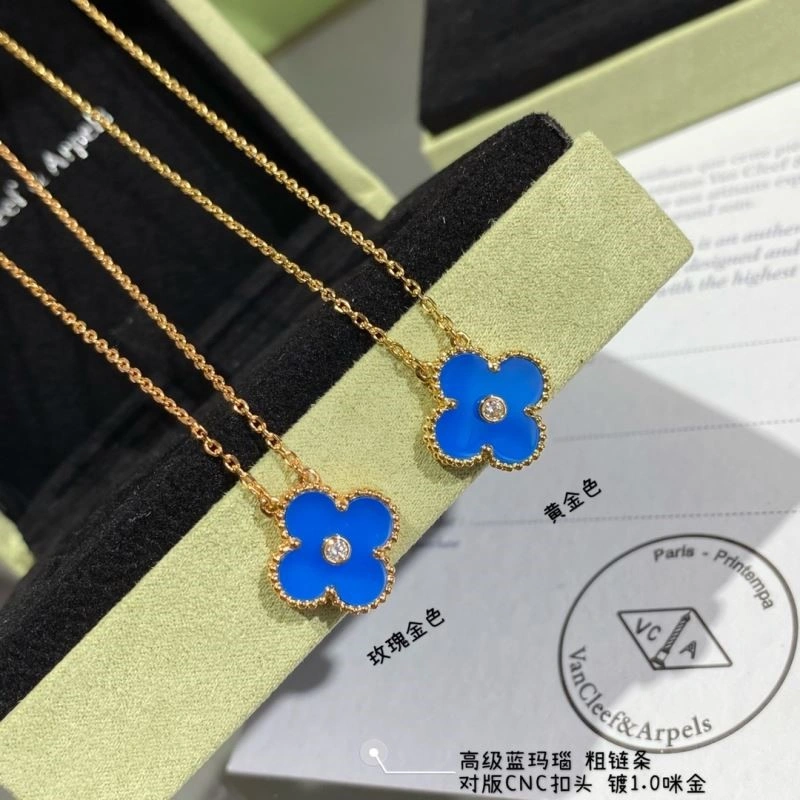 Accurate model Vca Necklaces