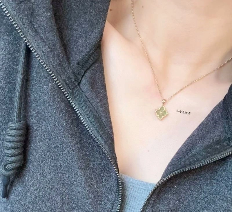Vca Necklaces