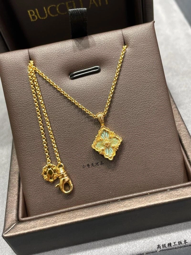 Value-priced Vca Necklaces