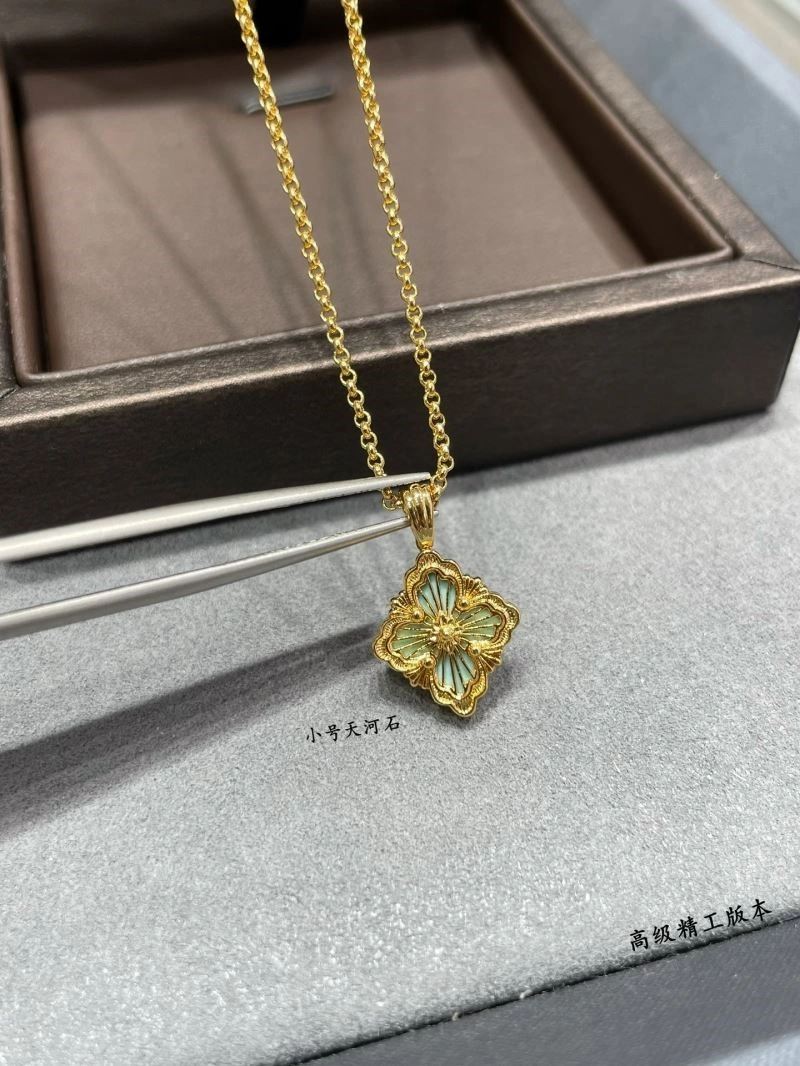 Value-priced Vca Necklaces