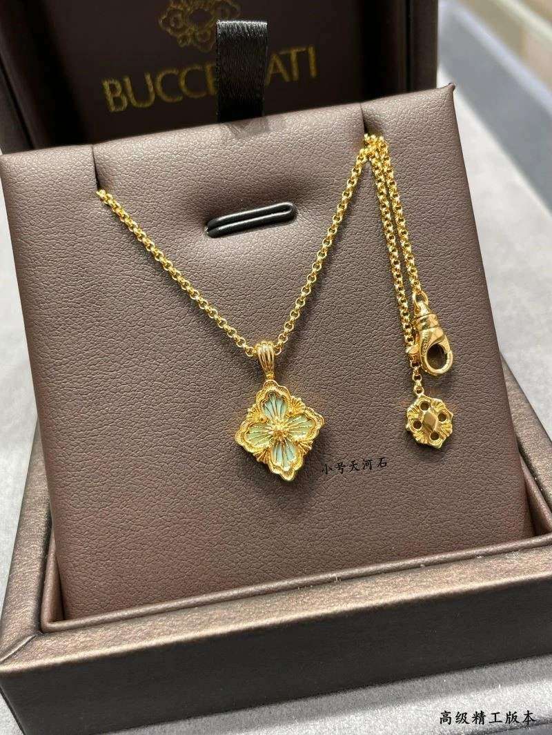 Value-priced Vca Necklaces