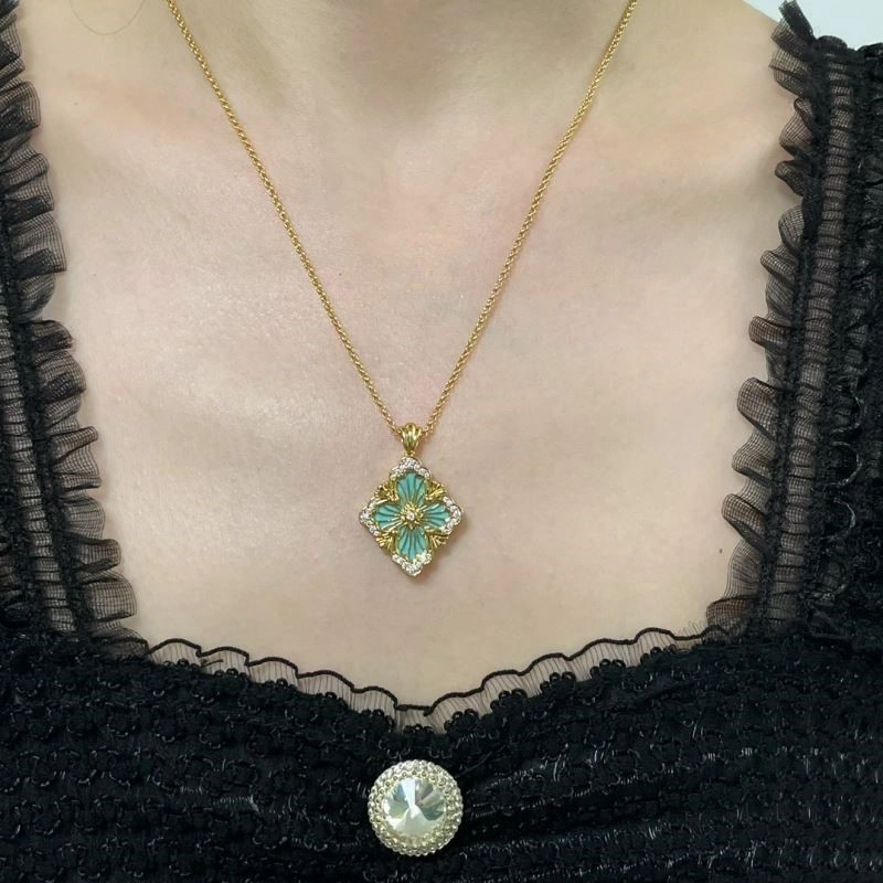 Vca Necklaces