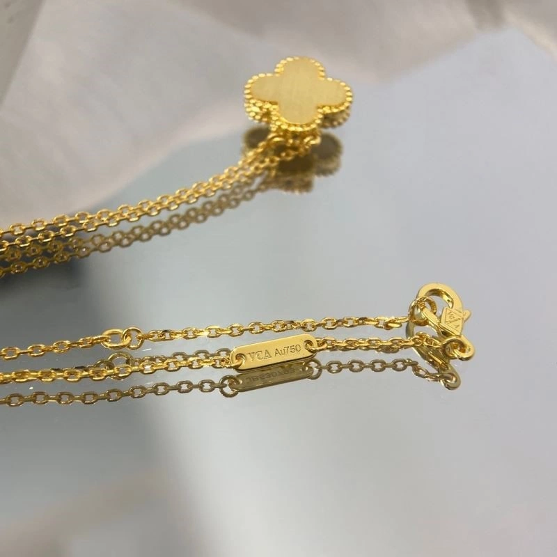Exact replica Vca Necklaces