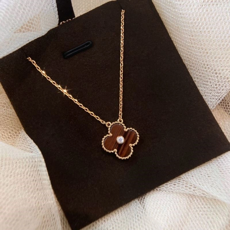 Exact replica Vca Necklaces