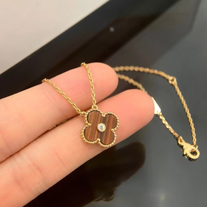 Exact replica Vca Necklaces