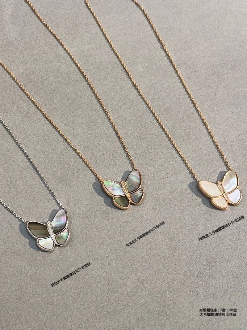 Accurate model Vca Necklaces