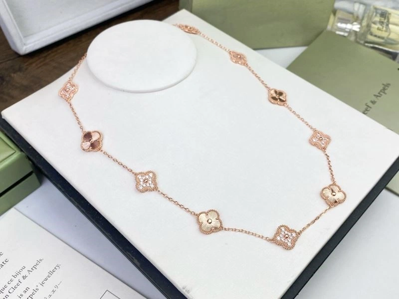 Low-cost Vca Necklaces