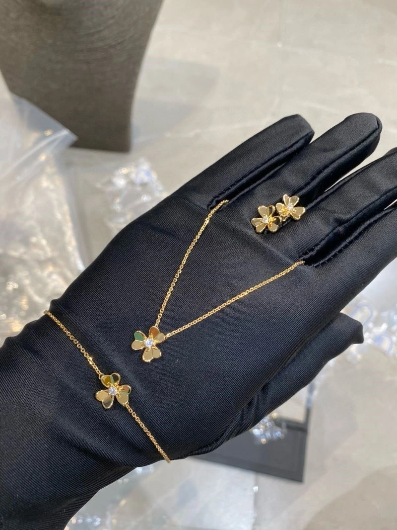 Vca Necklaces