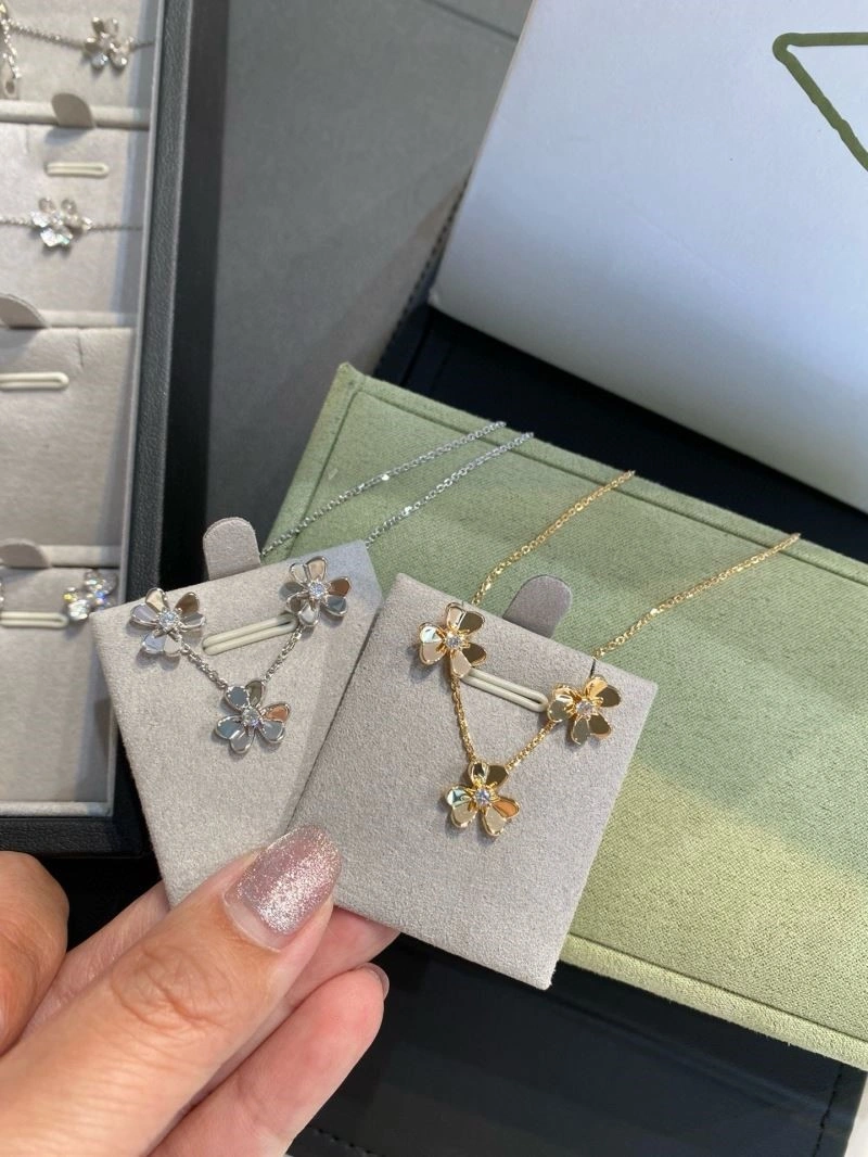 Legit Vca Necklaces