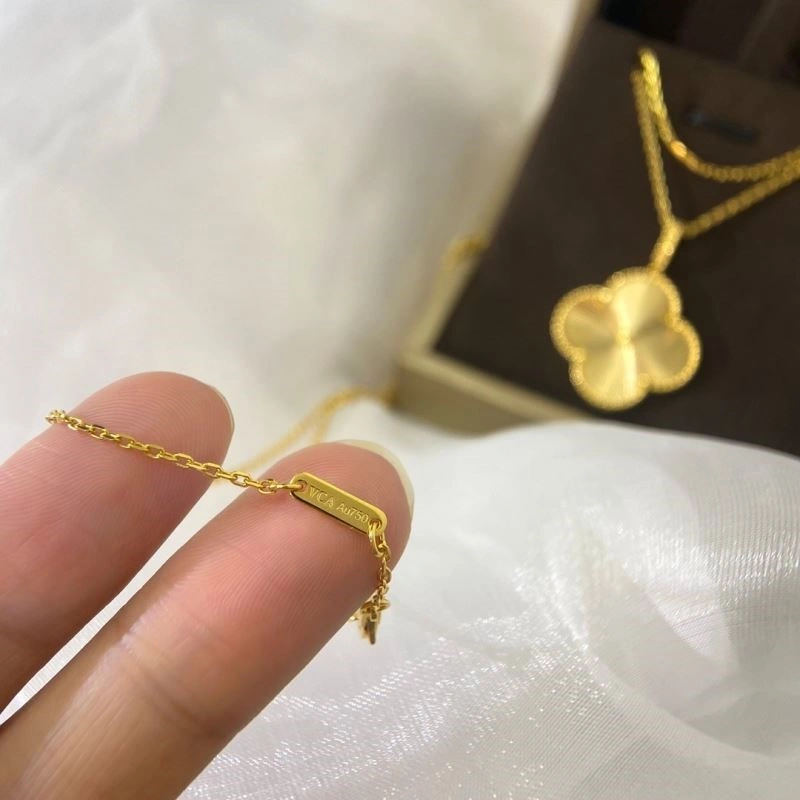 Brand-authenticated Vca Necklaces