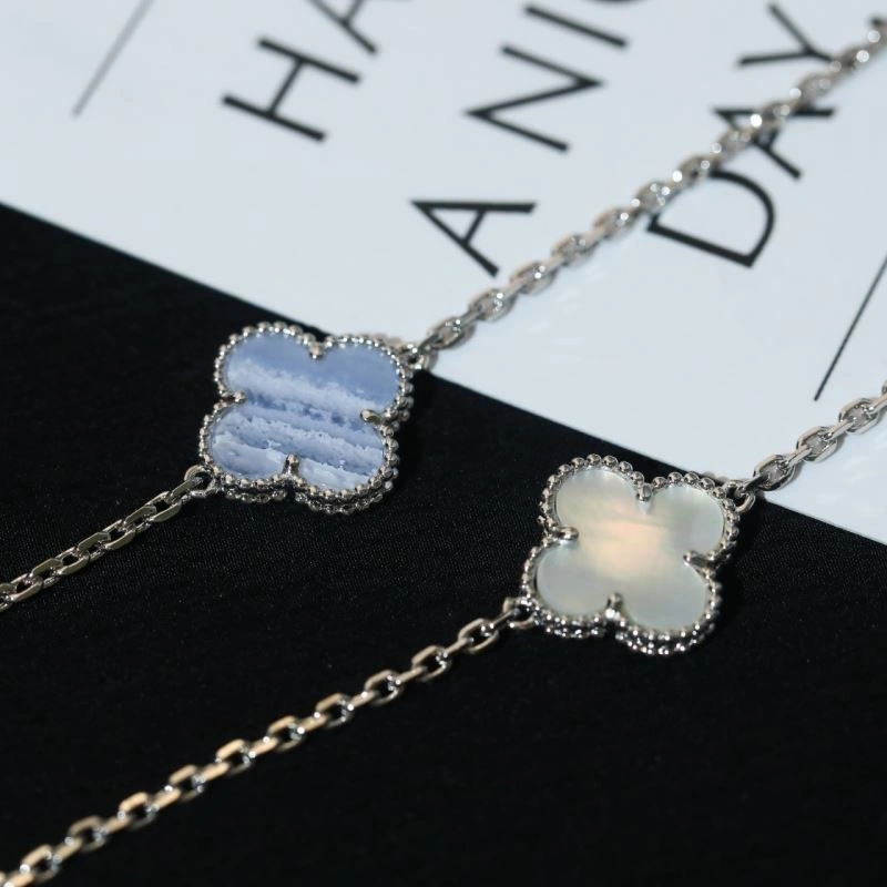 Cut-rate Vca Necklaces