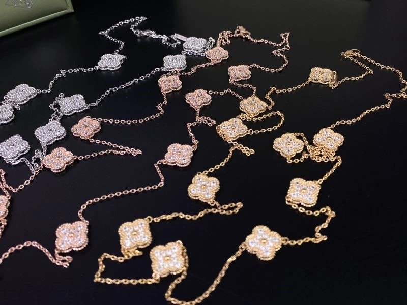 Discounted Vca Necklaces