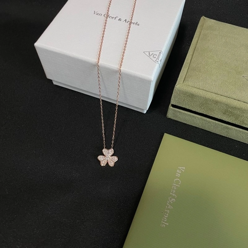 Brand-authenticated Vca Necklaces