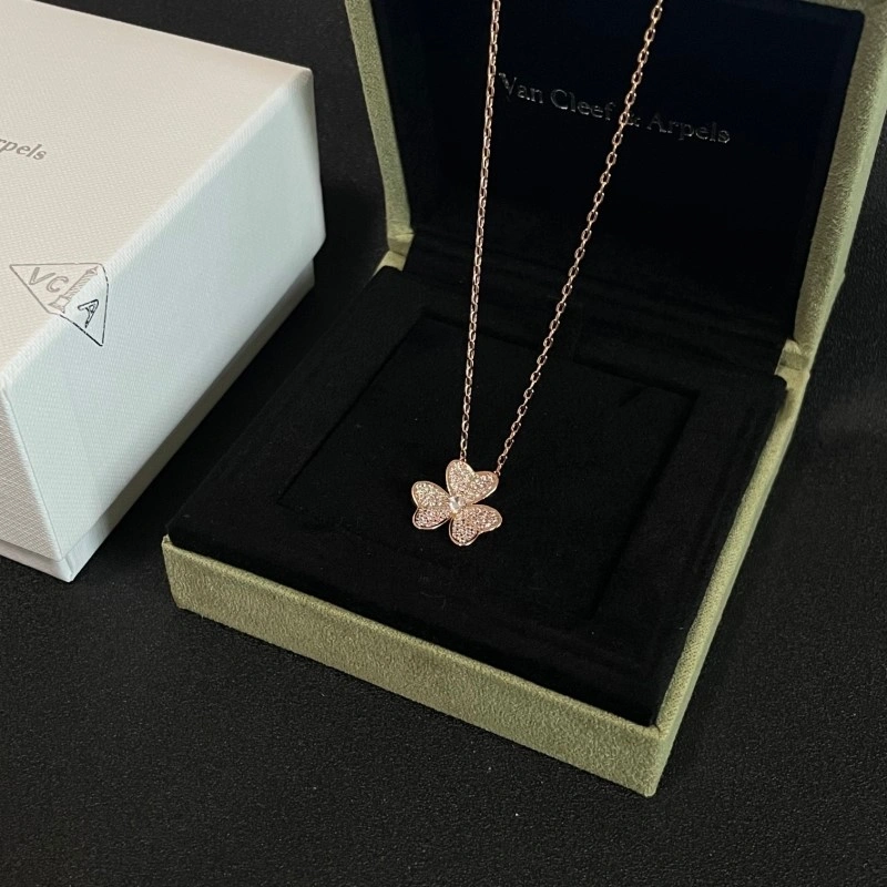 Brand-authenticated Vca Necklaces