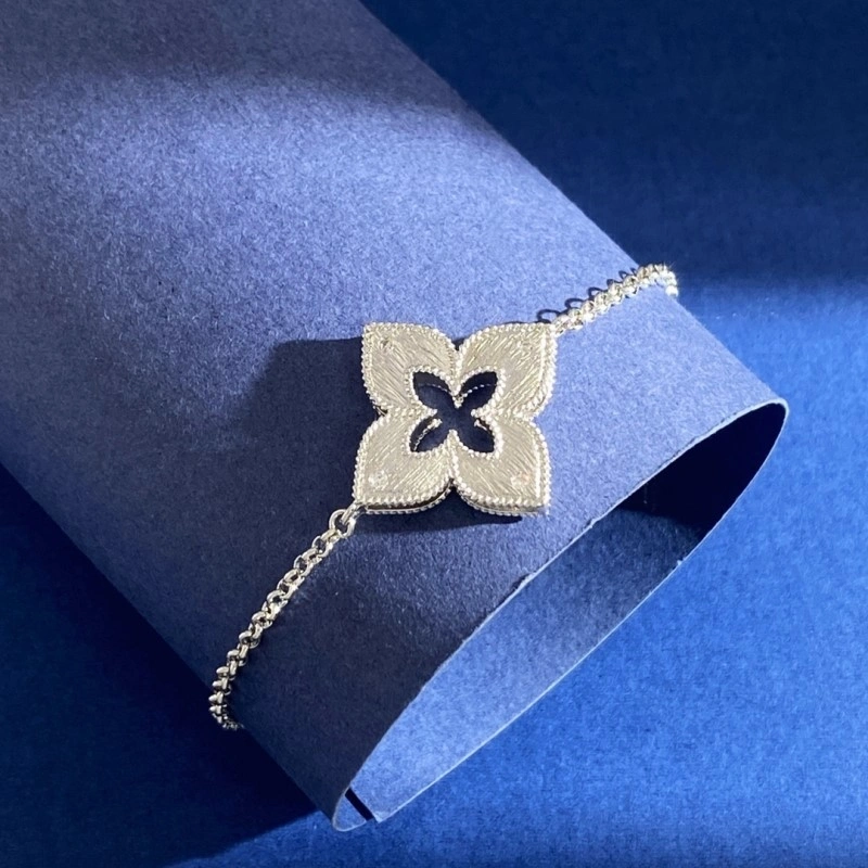 Real Vca Necklaces