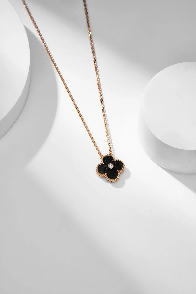 Brand-authenticated Vca Necklaces