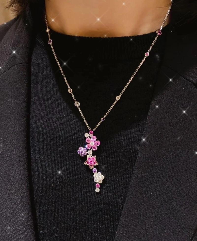 Bargain Vca Necklaces