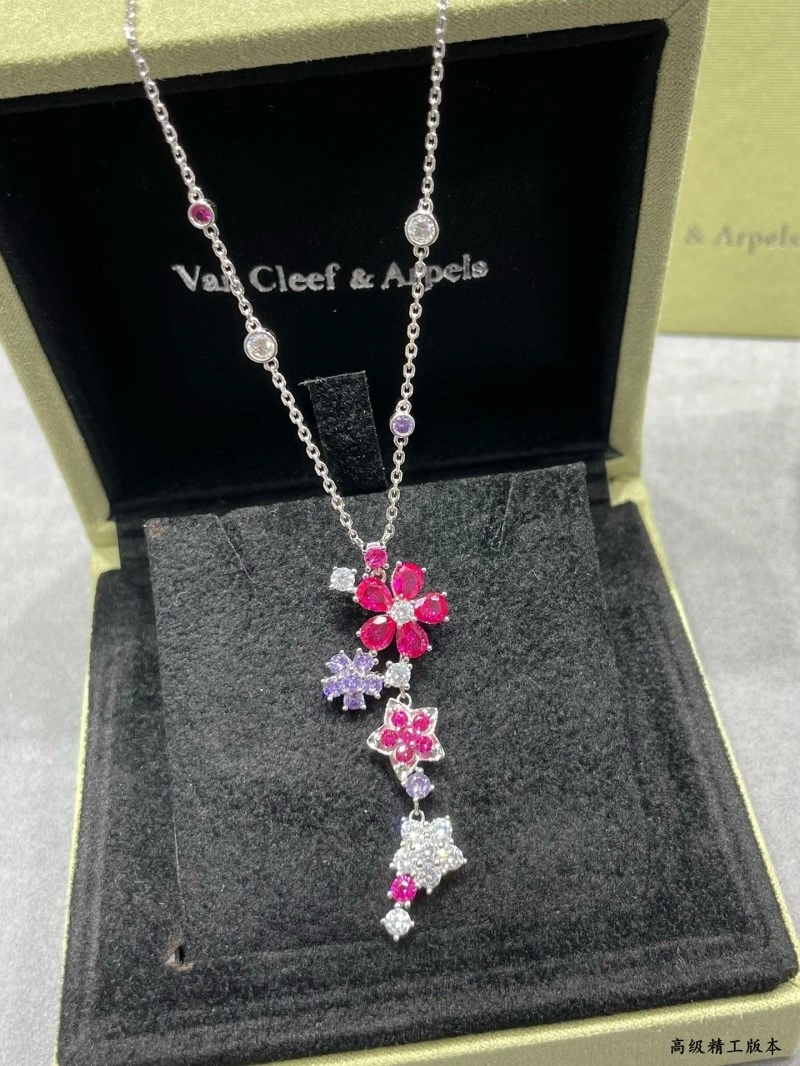 Bargain Vca Necklaces