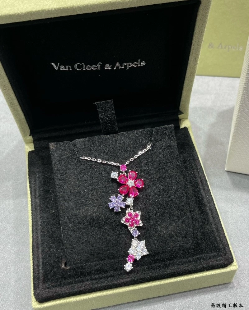 Bargain Vca Necklaces