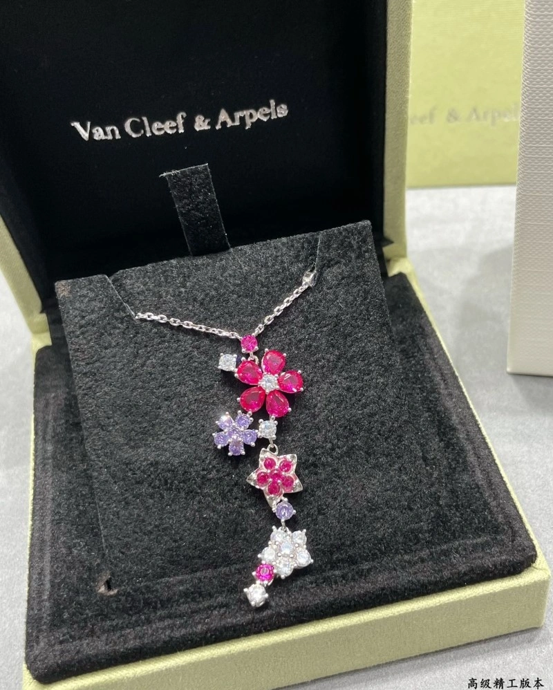 Bargain Vca Necklaces