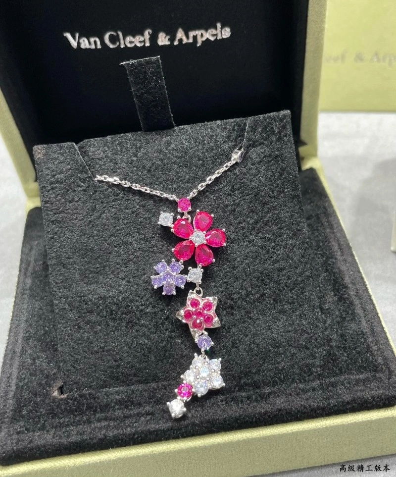Bargain Vca Necklaces
