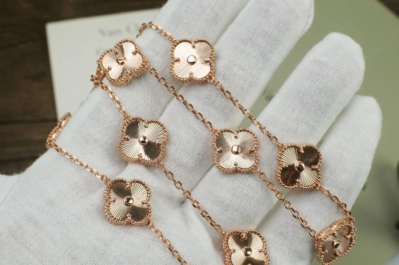 Value-priced Vca Necklaces