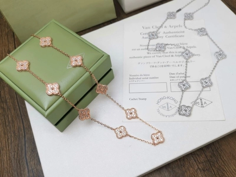 Exact replica Vca Necklaces