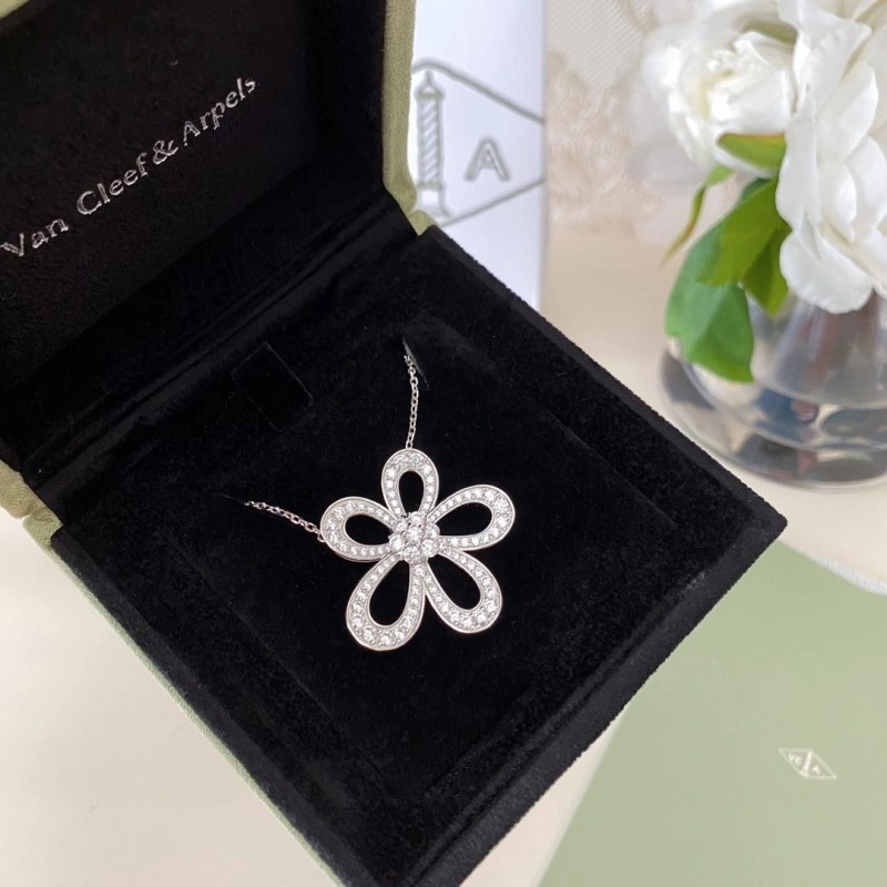 Brand-authenticated Vca Necklaces