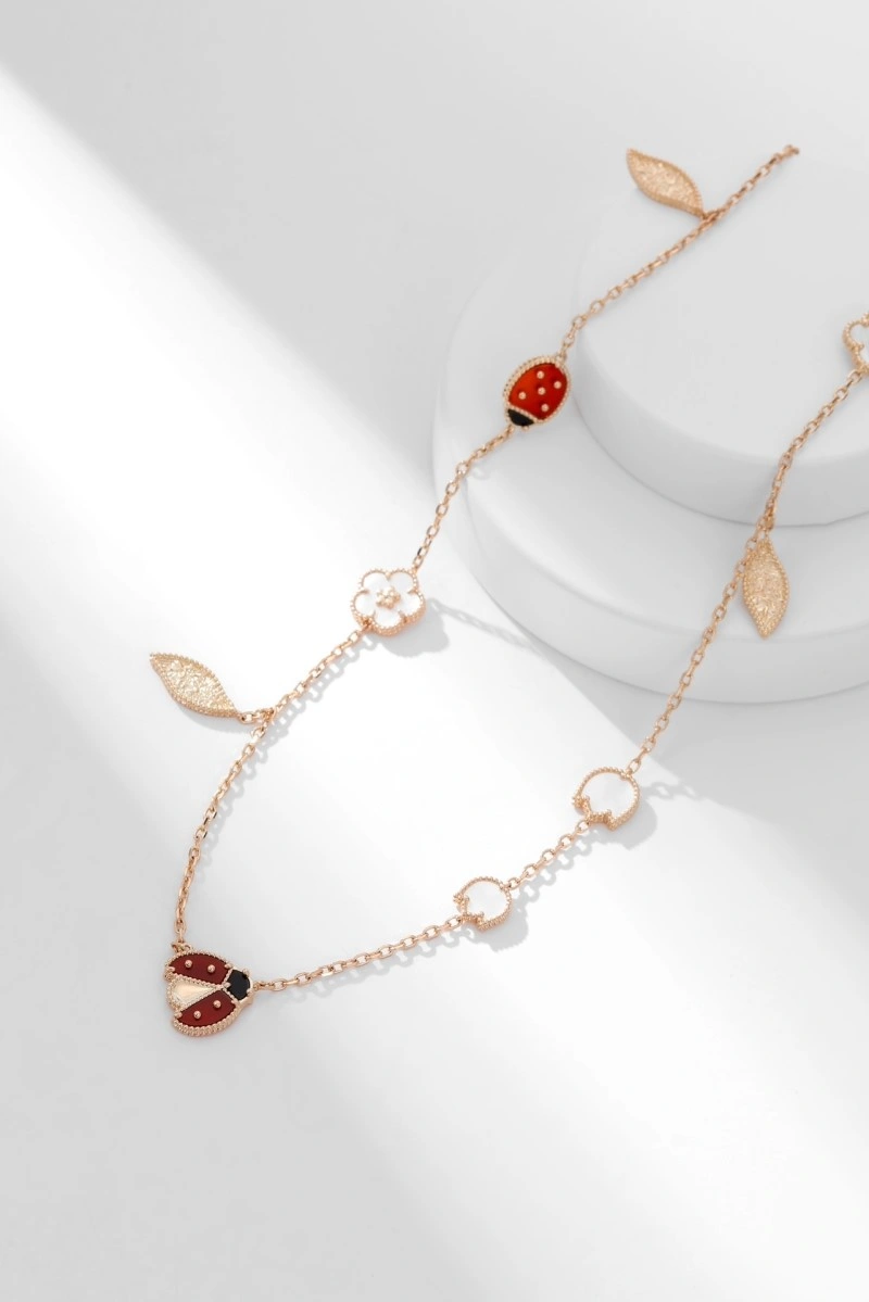 Bargain Vca Necklaces
