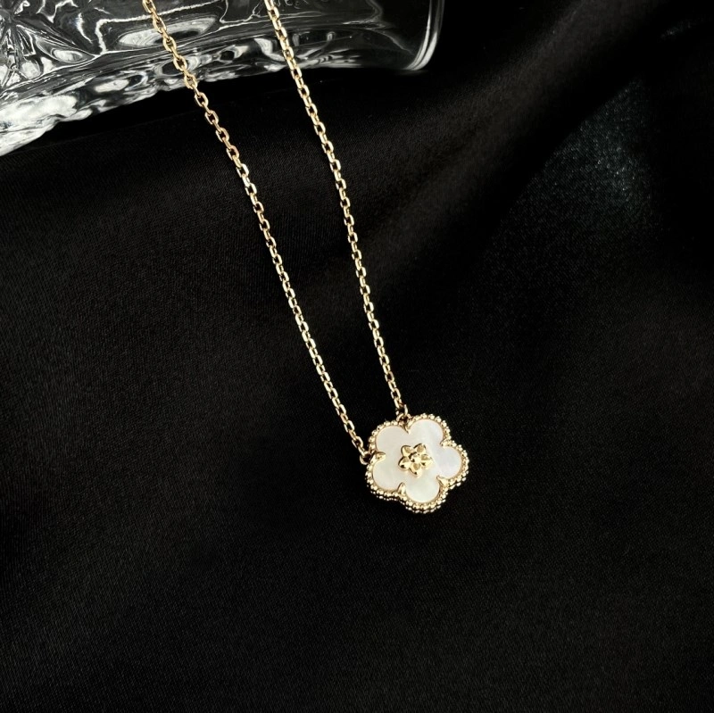 Bargain Vca Necklaces