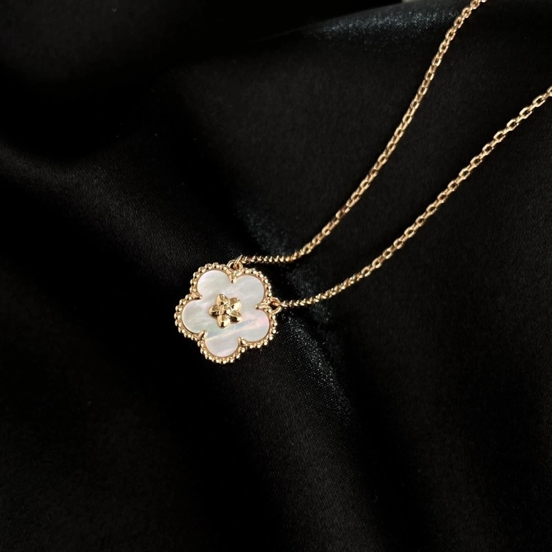 Bargain Vca Necklaces