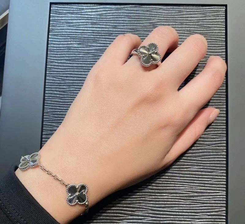 Genuine Vca Rings
