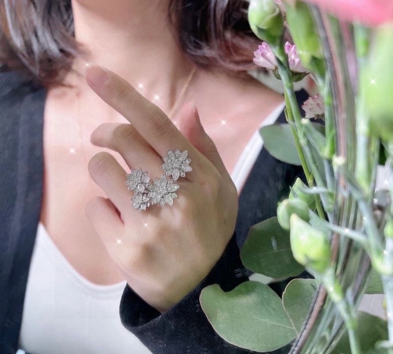 Perfect replica Vca Rings
