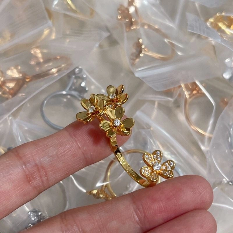Accurate model Vca Rings