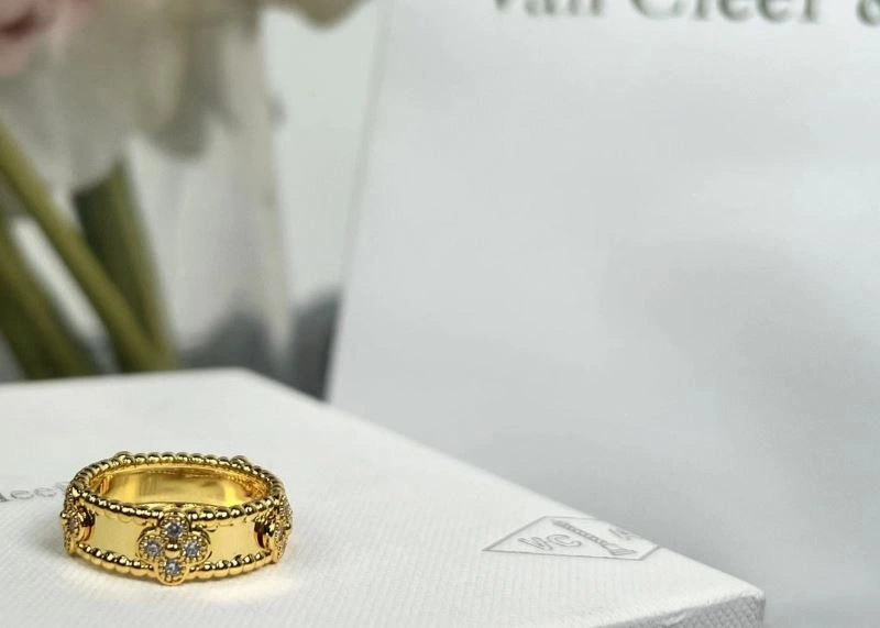 Real Vca Rings