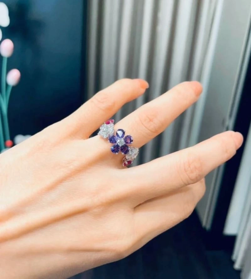 Real Vca Rings