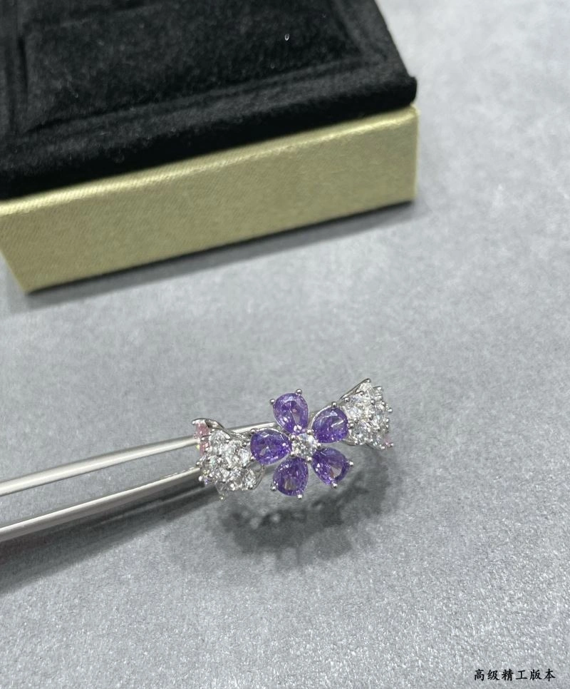 Real Vca Rings