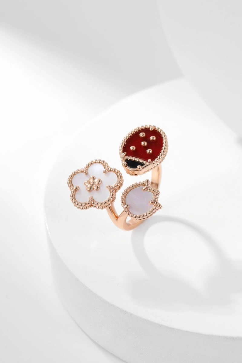 Mirror quality Vca Rings