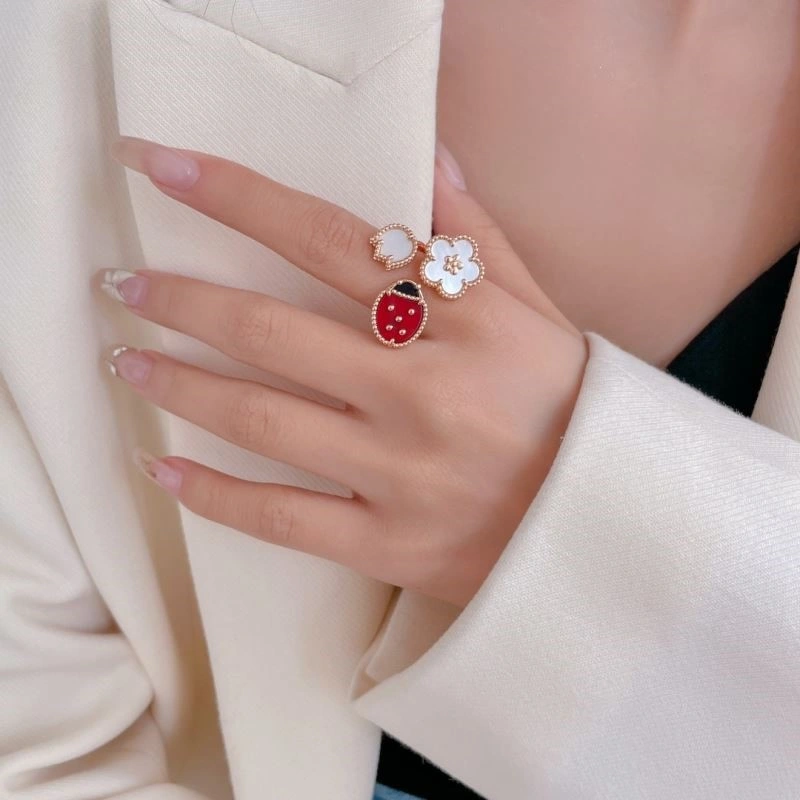 Mirror quality Vca Rings