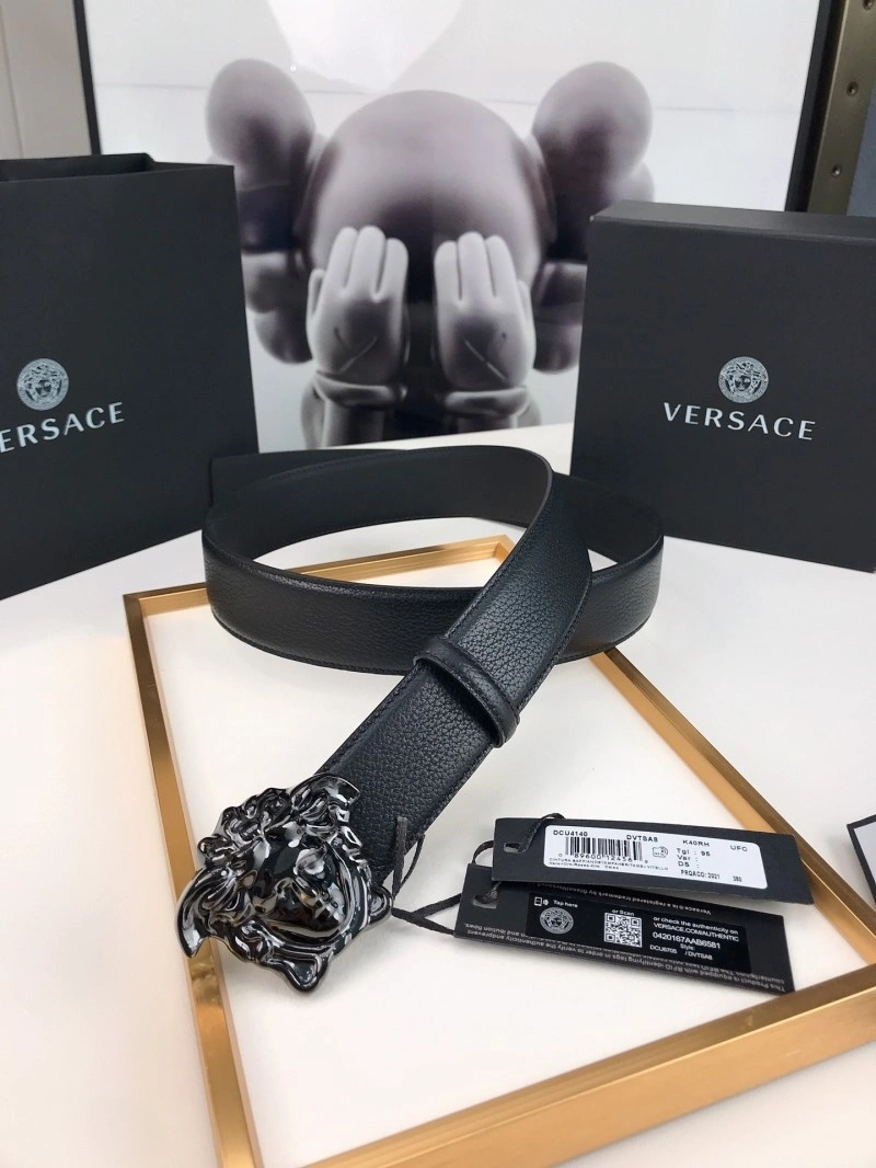Low-cost Versace Belts