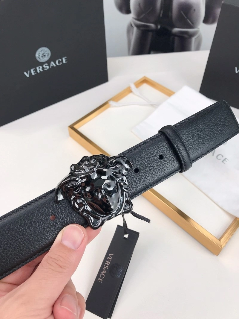 Low-cost Versace Belts