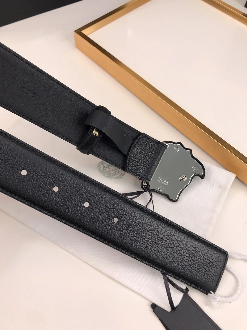 Low-cost Versace Belts