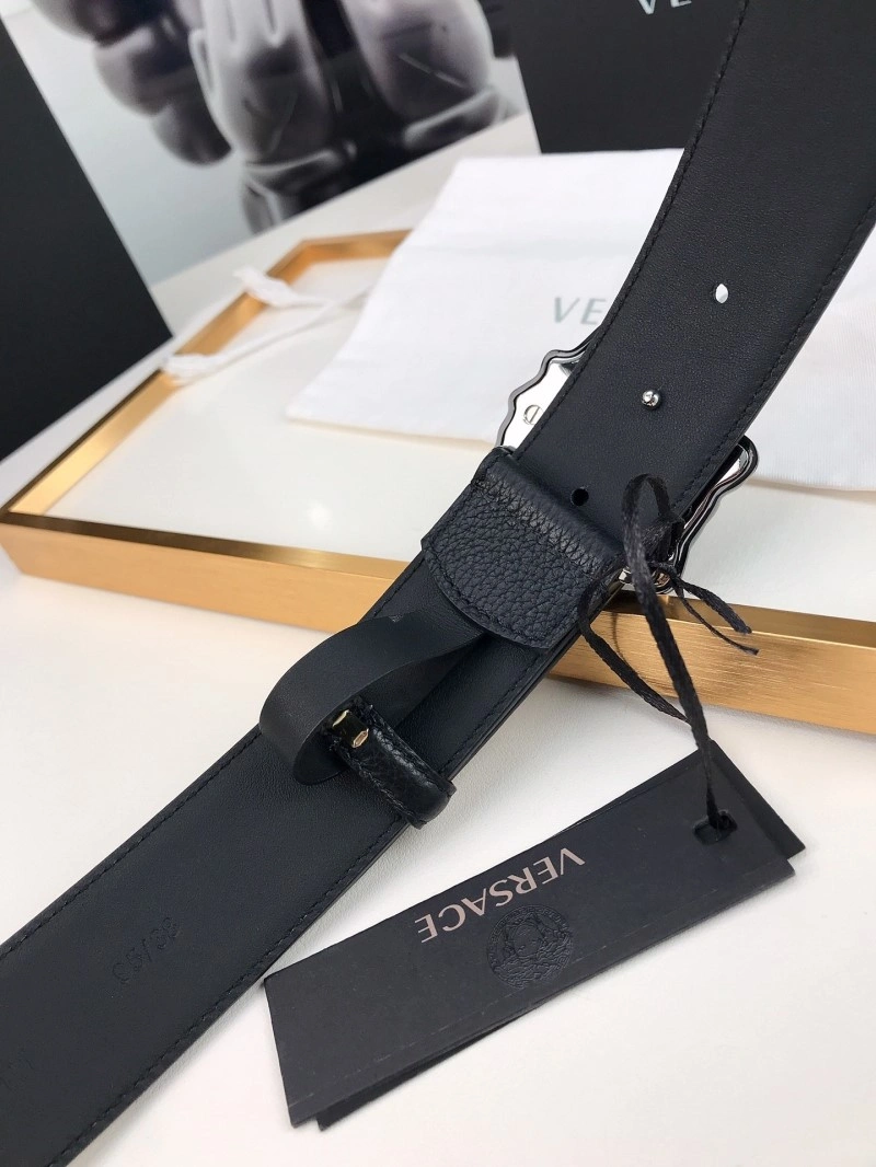 Low-cost Versace Belts